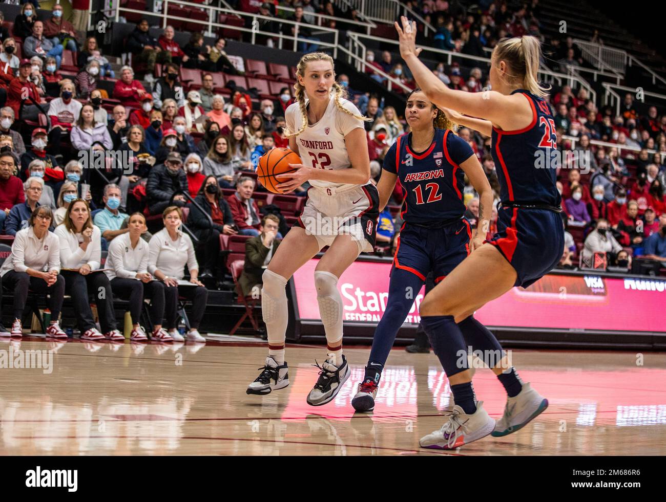 Maples Pavilion Palo Alto, CA. 02nd Jan, 2023. U.S.A. Stanford forward ...