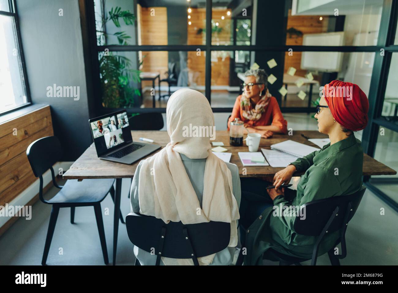 Teamwork virtual hi-res stock photography and images - Alamy