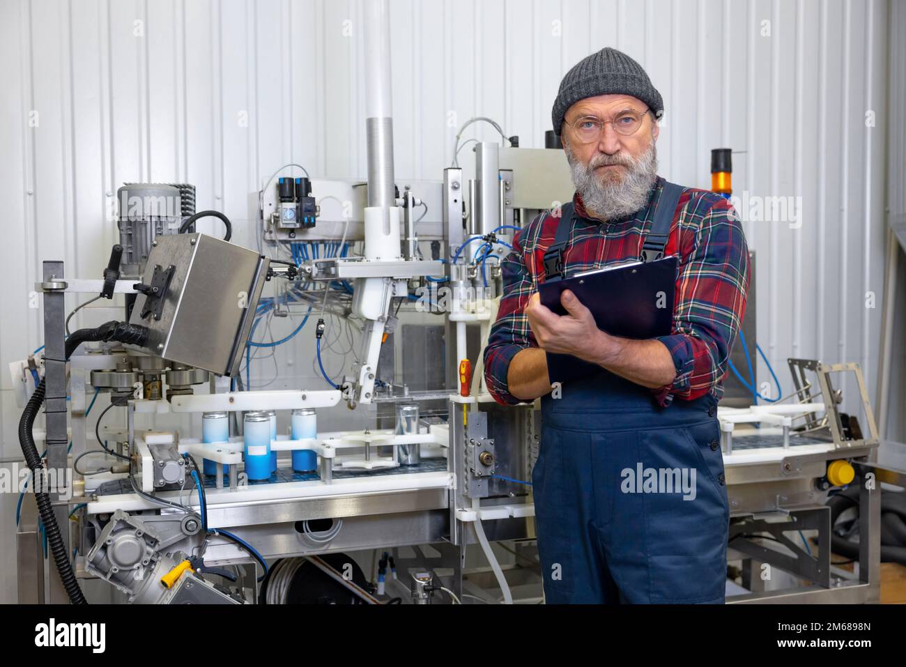 Conveyor belt production beer in hi-res stock photography and images ...