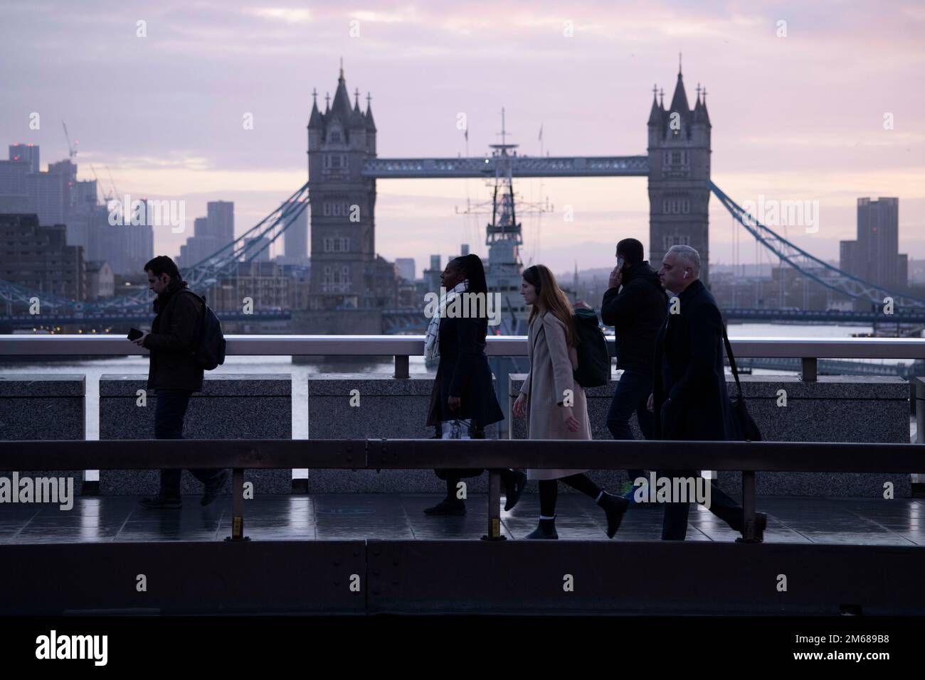 London bridge city workers 2023 hi-res stock photography and images - Alamy