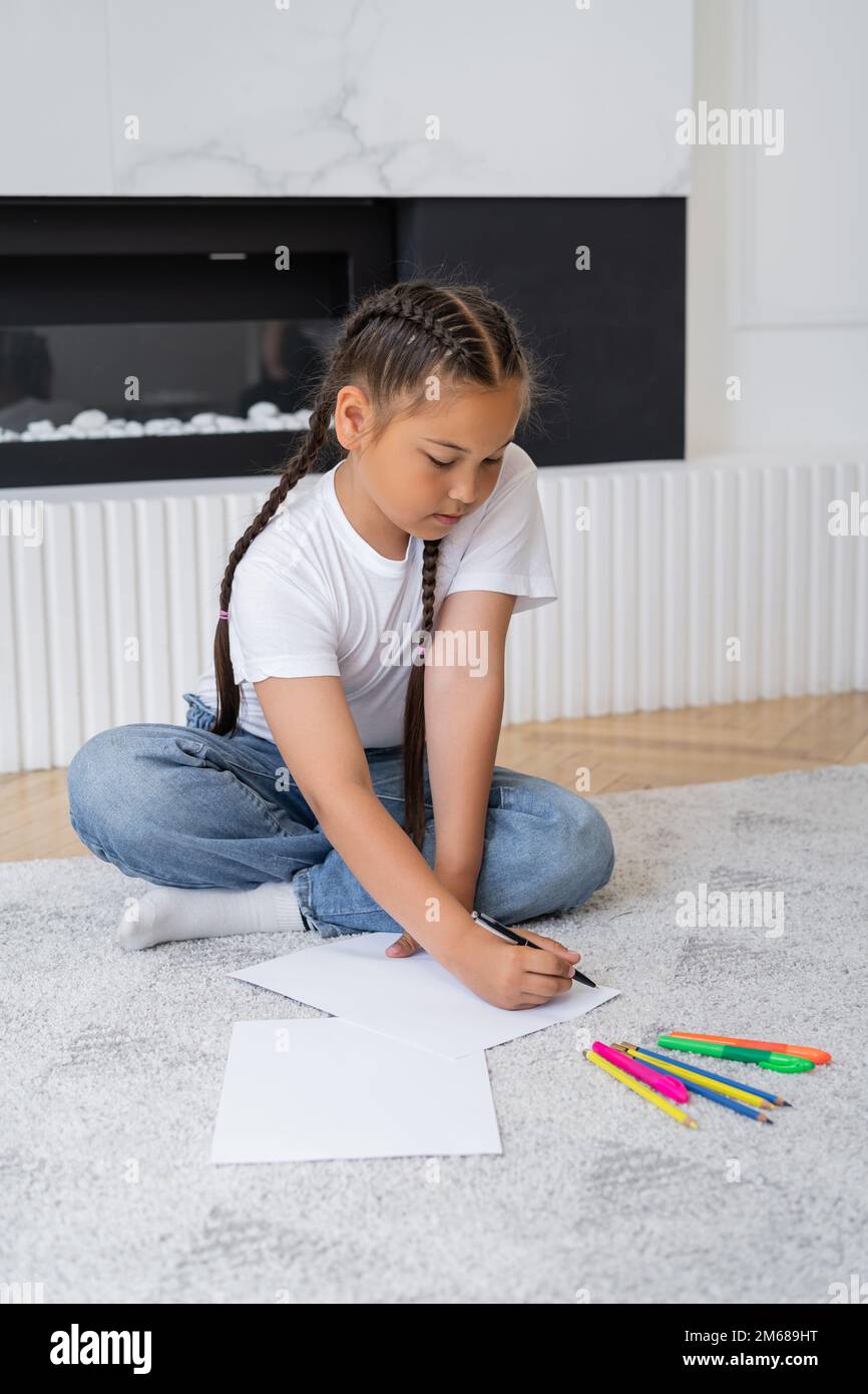 Asian mom and pencils hi-res stock photography and images - Alamy