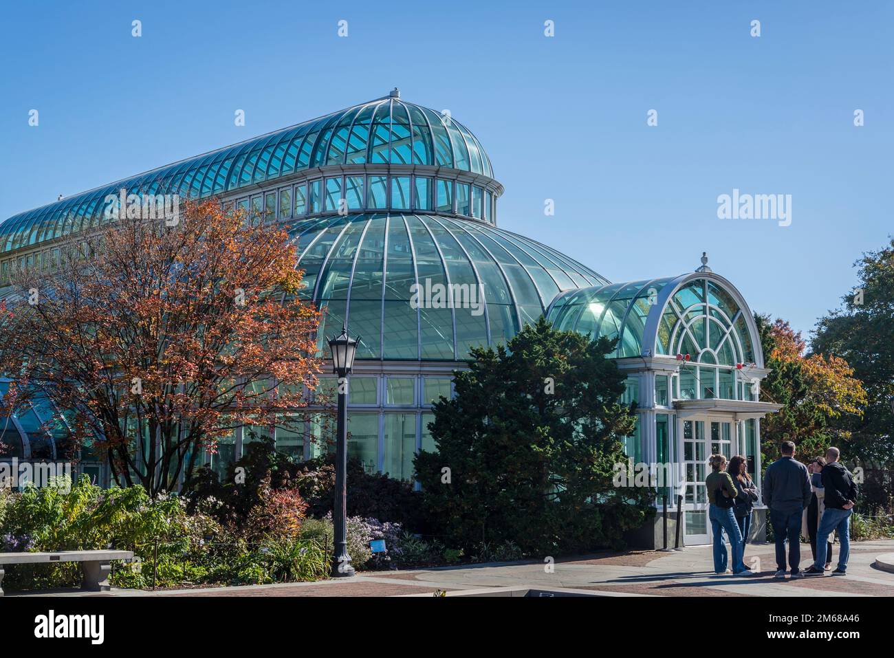 Brooklyn botanic garden building hi-res stock photography and images ...