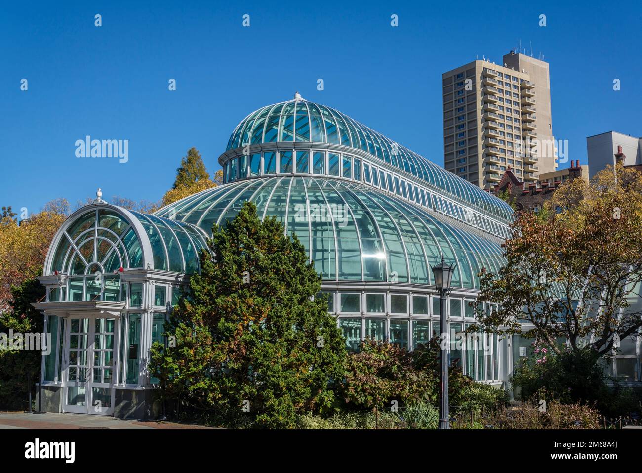 The Palm House, Brooklyn Botanic Garden, founded in 1910, Brooklyn, New ...