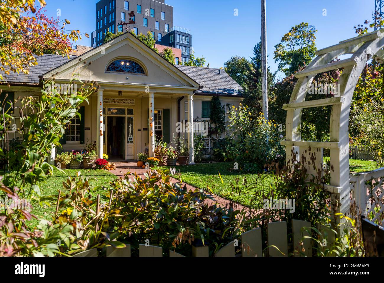 Brooklyn botanic garden building hi-res stock photography and images ...