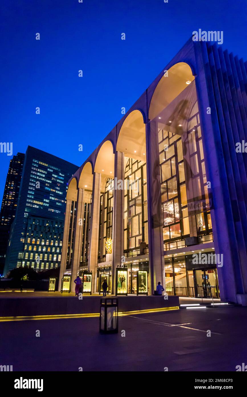 Metropolitan opera house new york hi-res stock photography and images ...