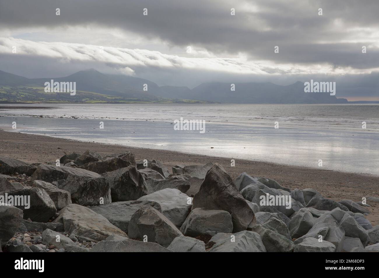 The view to the Llyn Peninsula from Dinas Dinlle beach in Llandwrog ...