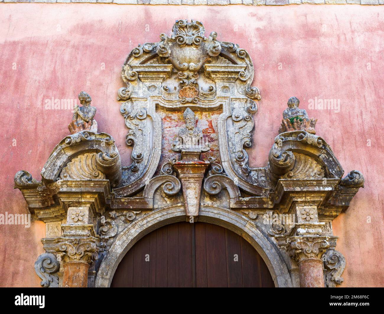Main door niche of the Church of San Martino (Chiesa di San Martino ...