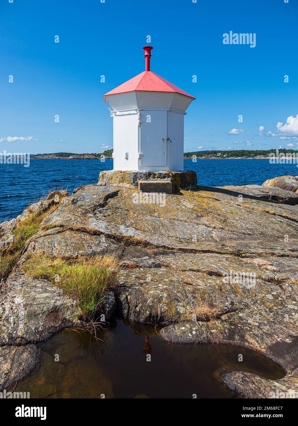 Beacon On The Archipelago Island Of Merdø In Norway Stock Photo - Alamy