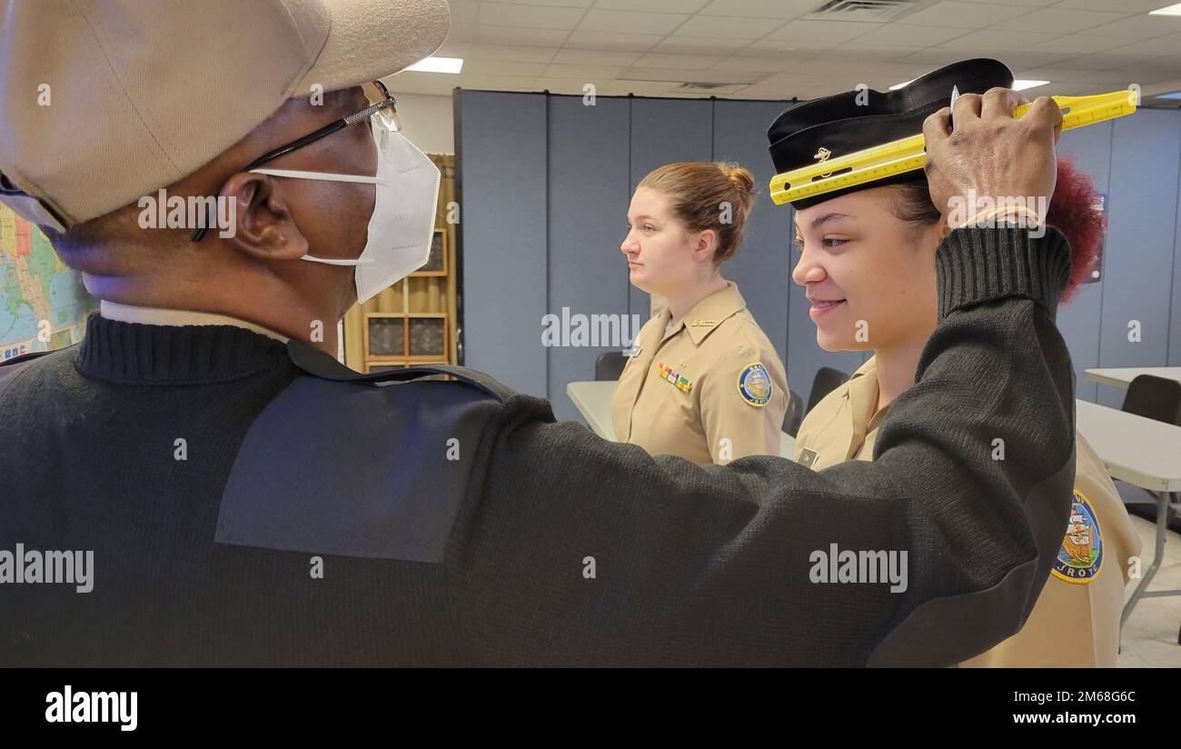 Njrotc uniform hi-res stock photography and images - Alamy