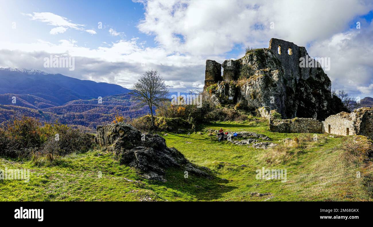 Ruined small castle hi-res stock photography and images - Alamy