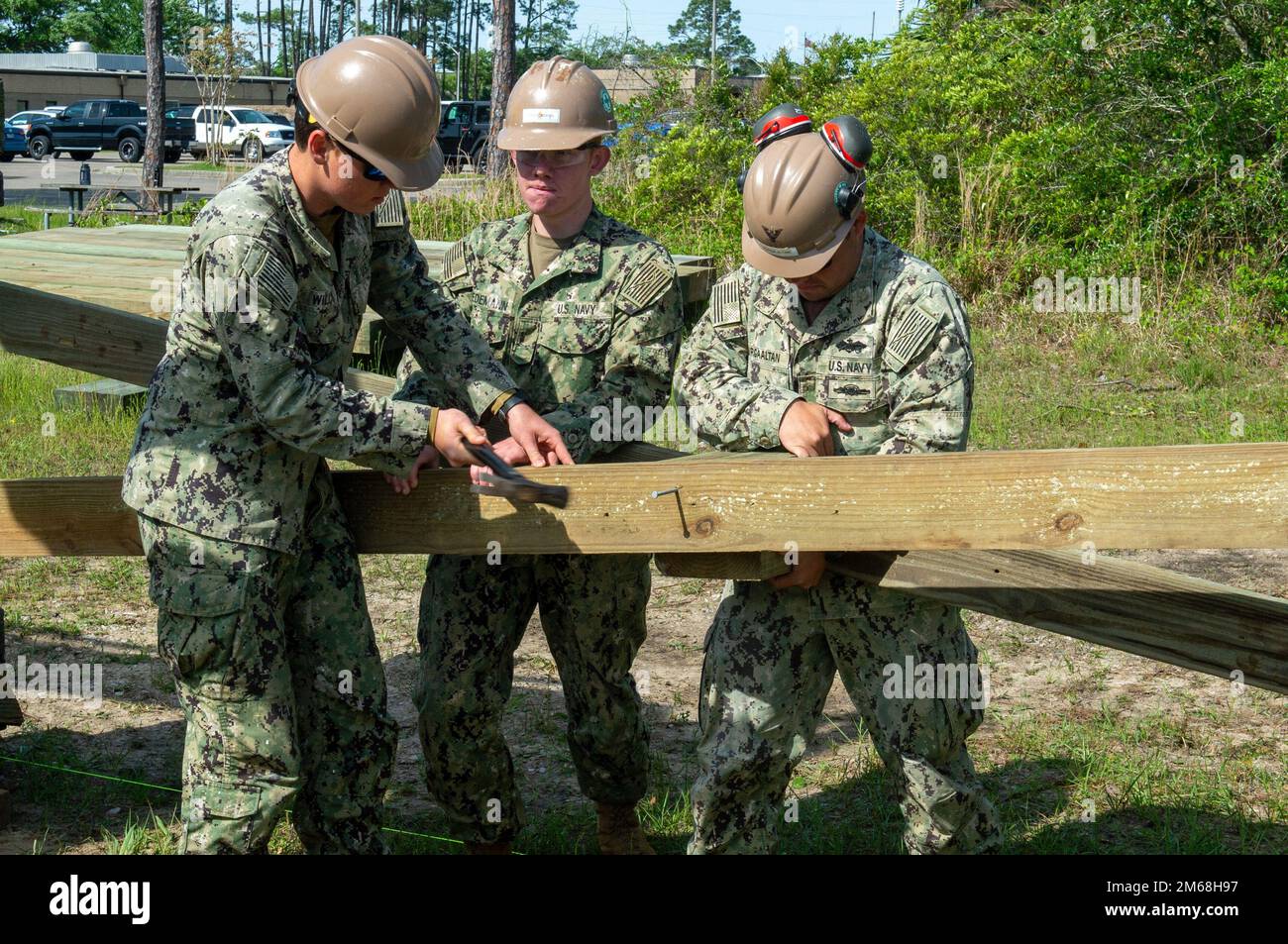 GULFPORT, Miss. (Apr. 19, 2022) Seabees assigned to Naval Mobile ...