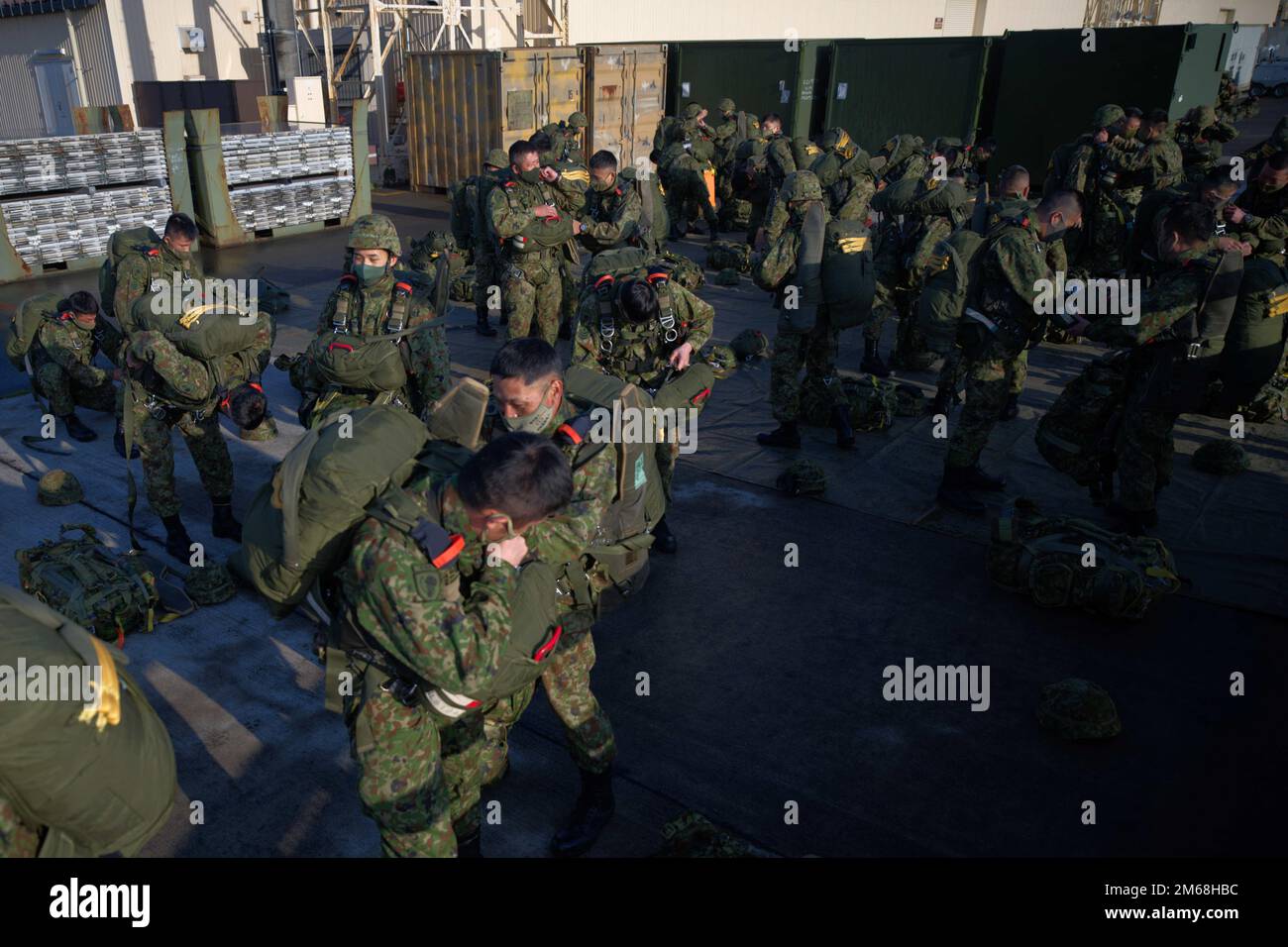 Japanese soldiers japan ground self defense hi-res stock photography ...