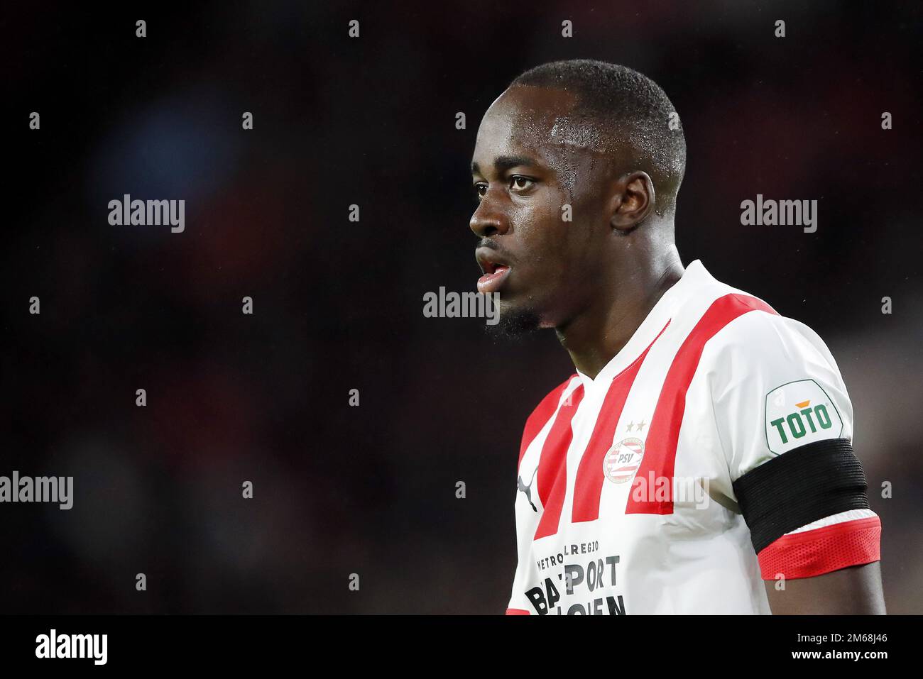 Tracing match hi-res stock photography and images - Alamy