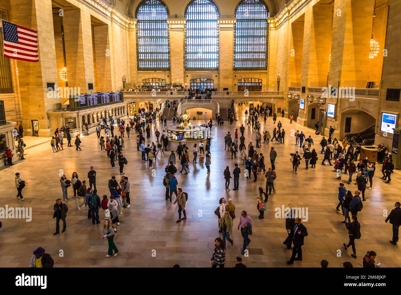 Main Concourse of the Grand Central Terminal, the iconic commuter rail ...