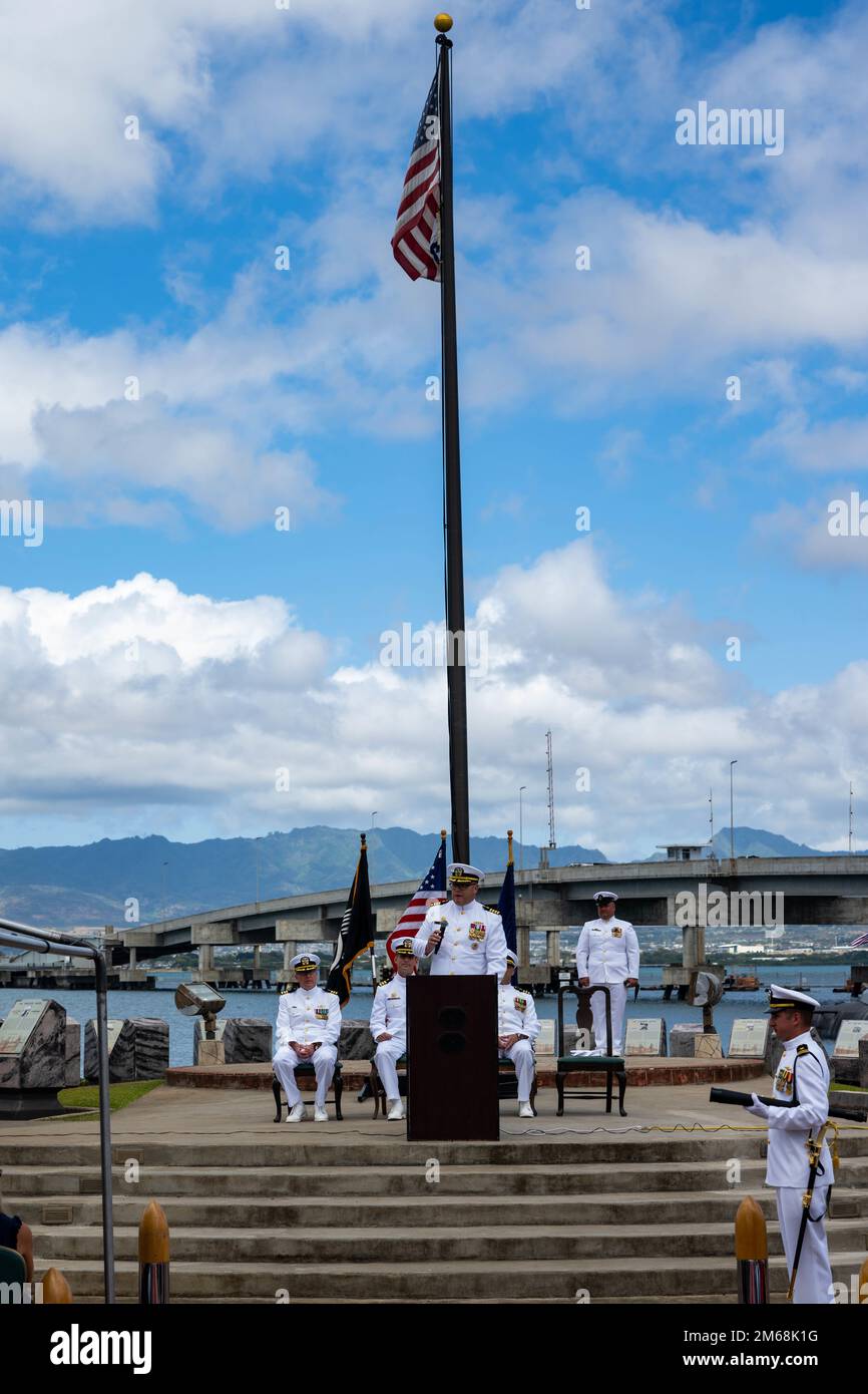 220419-N-KB401-1097 PEARL HARBOR April 19, 2022 — Capt. Mike Majewski ...