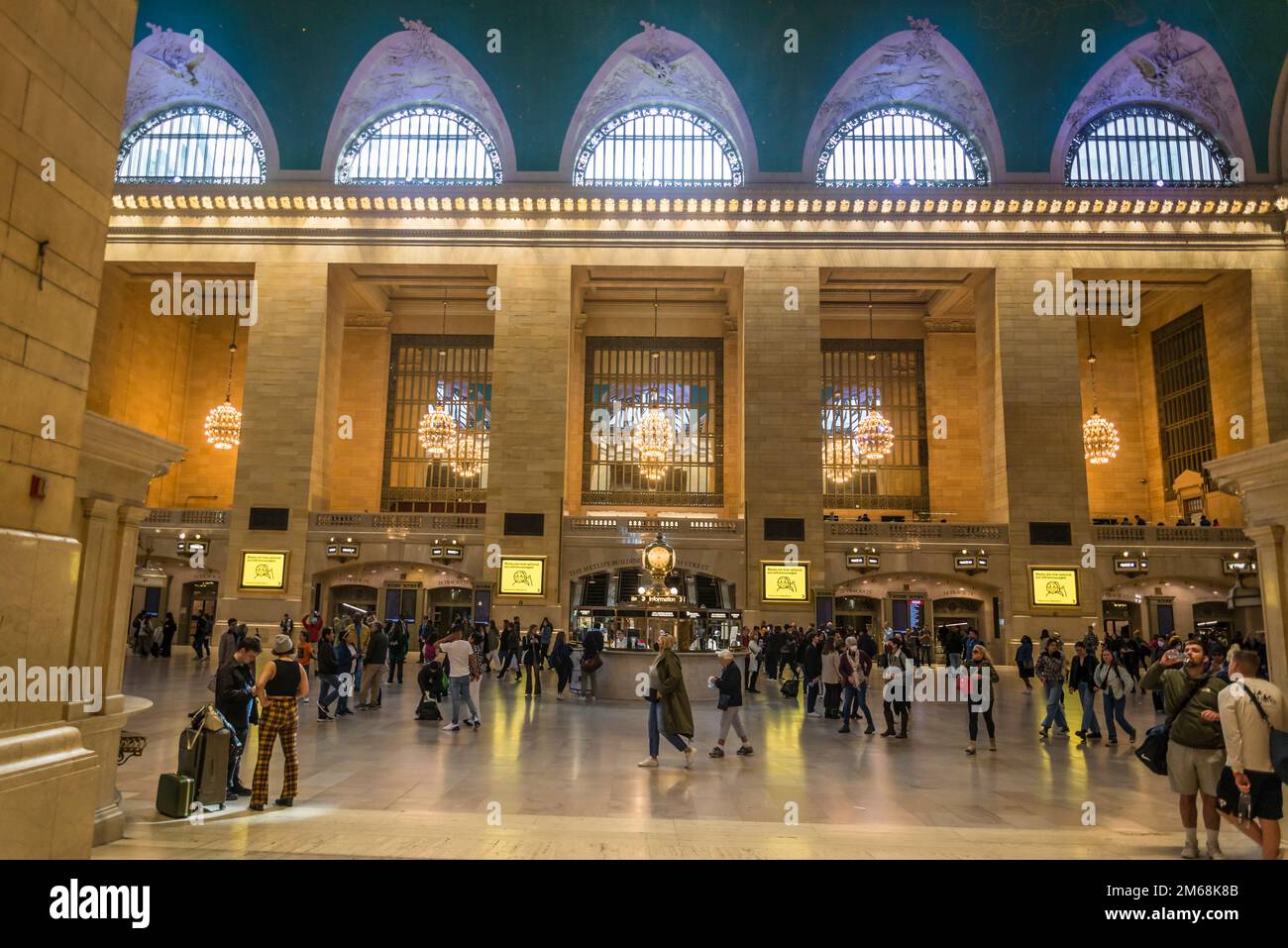 Main Concourse of the Grand Central Terminal, the iconic commuter rail ...
