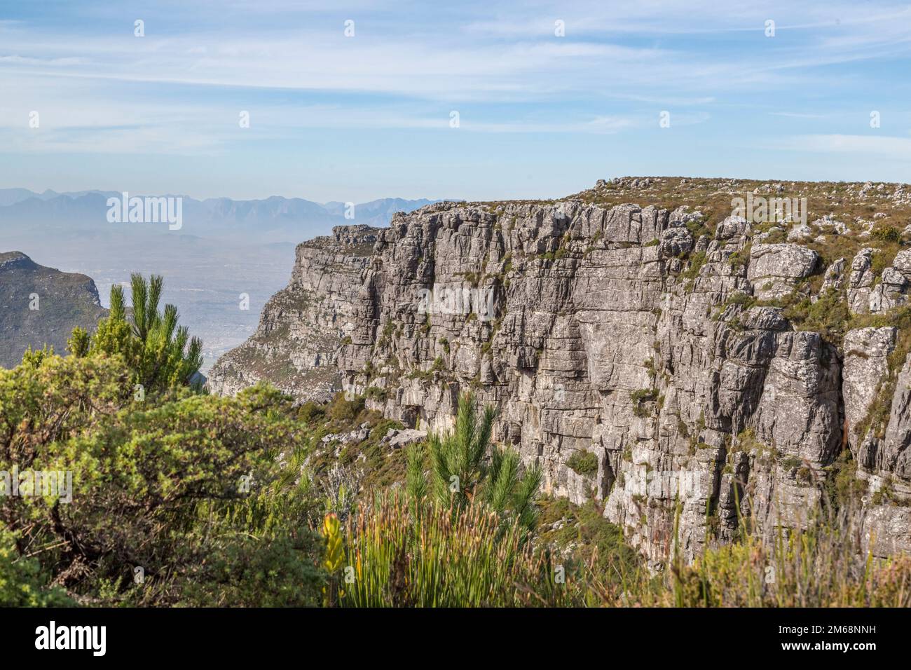Table mountain cliff hi-res stock photography and images - Alamy