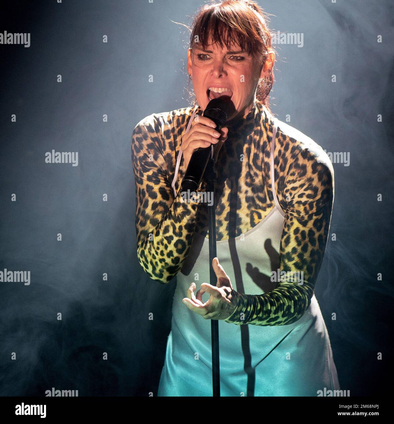 Wende Snijders in concert with her show called De Wildernis in Luxor ...