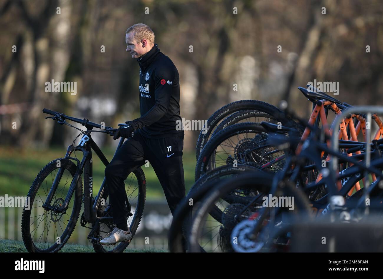 03 January 2023, Hessen, Frankfurt/Main: Sebastian Rode rides his bike ...