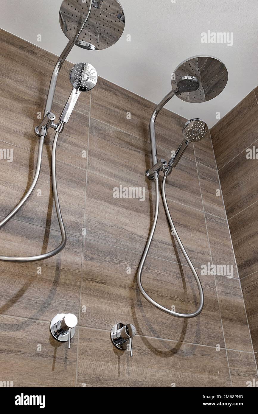 Duo shower hi-res stock photography and images - Alamy