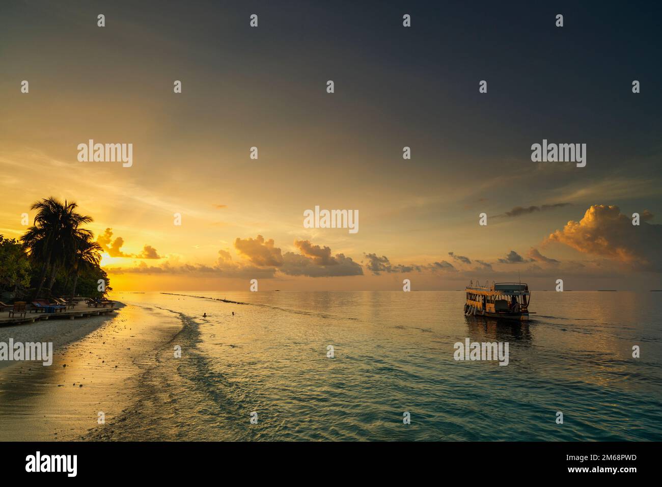 beautiful exotic landscape in the Maldives islands Stock Photo - Alamy