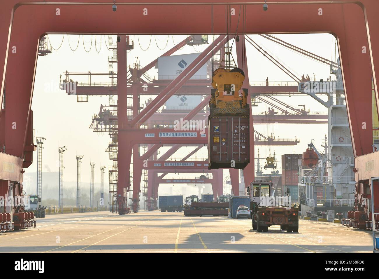 Chinese container port terminal hi-res stock photography and images - Alamy