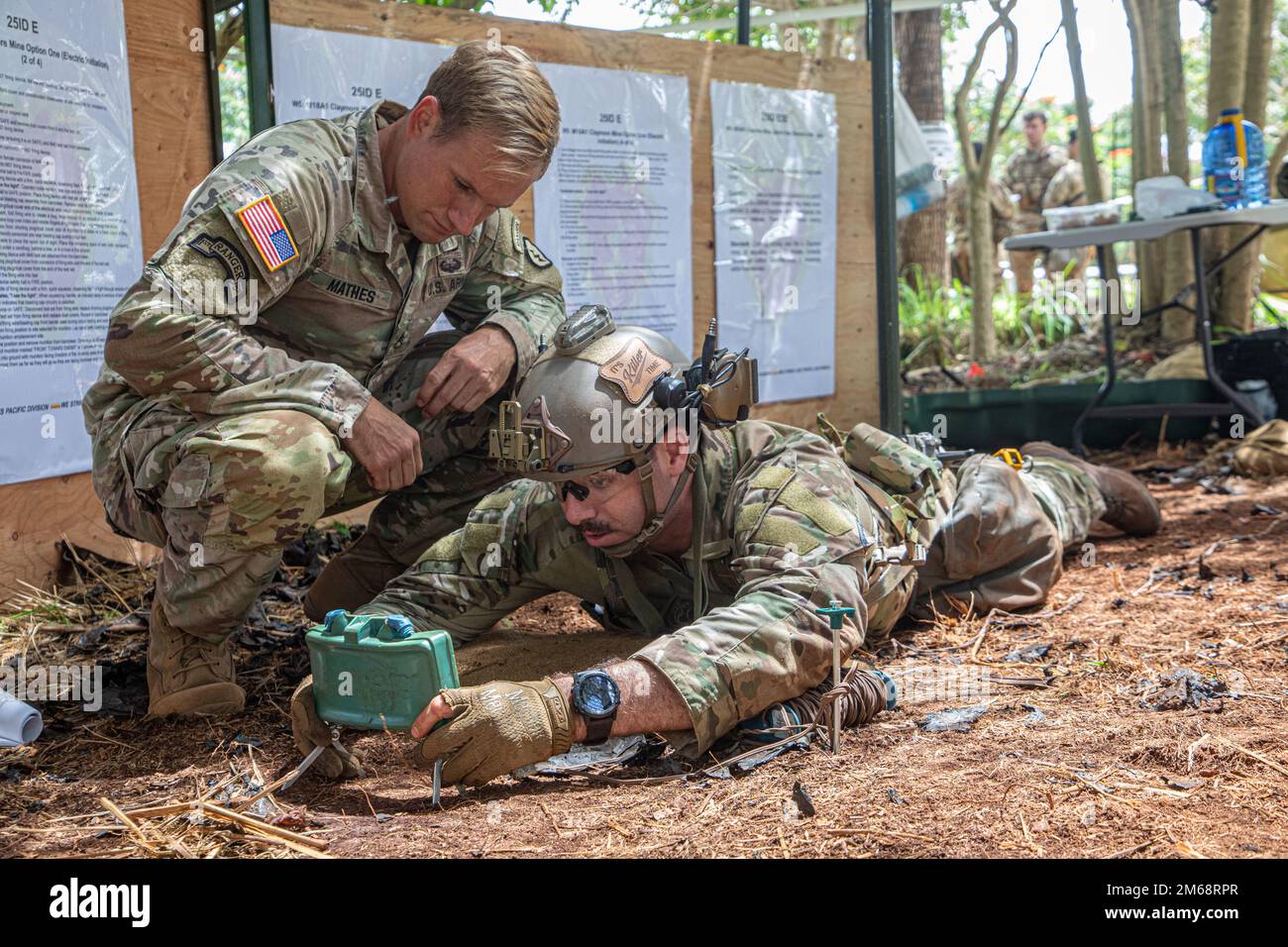 Soldier from 25th Infantry Division on a weapons lane for the Expert ...
