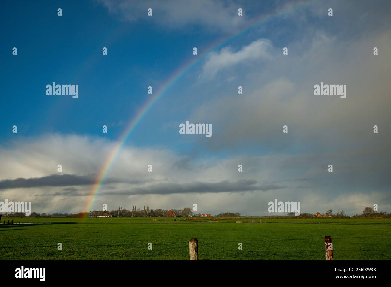 Blue horizon rainbow scenery hi-res stock photography and images - Alamy
