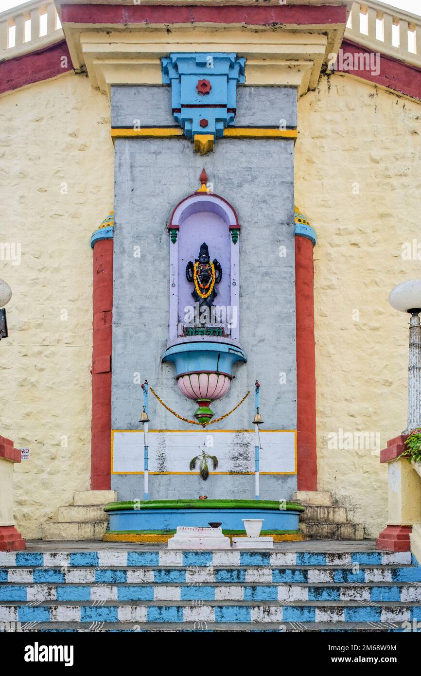 10 31 2009 Shree Kaveri Devi Stachu on Art Deco K.R.S.Works Vrindavan ...