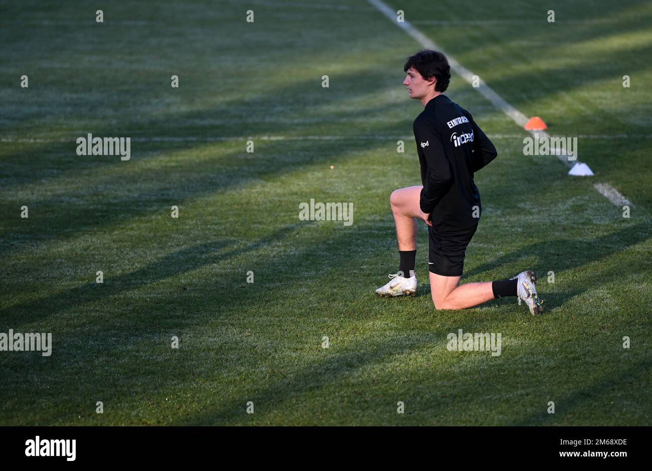 03 January 2023, Hessen, Frankfurt/Main: Newcomer Paxten Aaronson takes ...