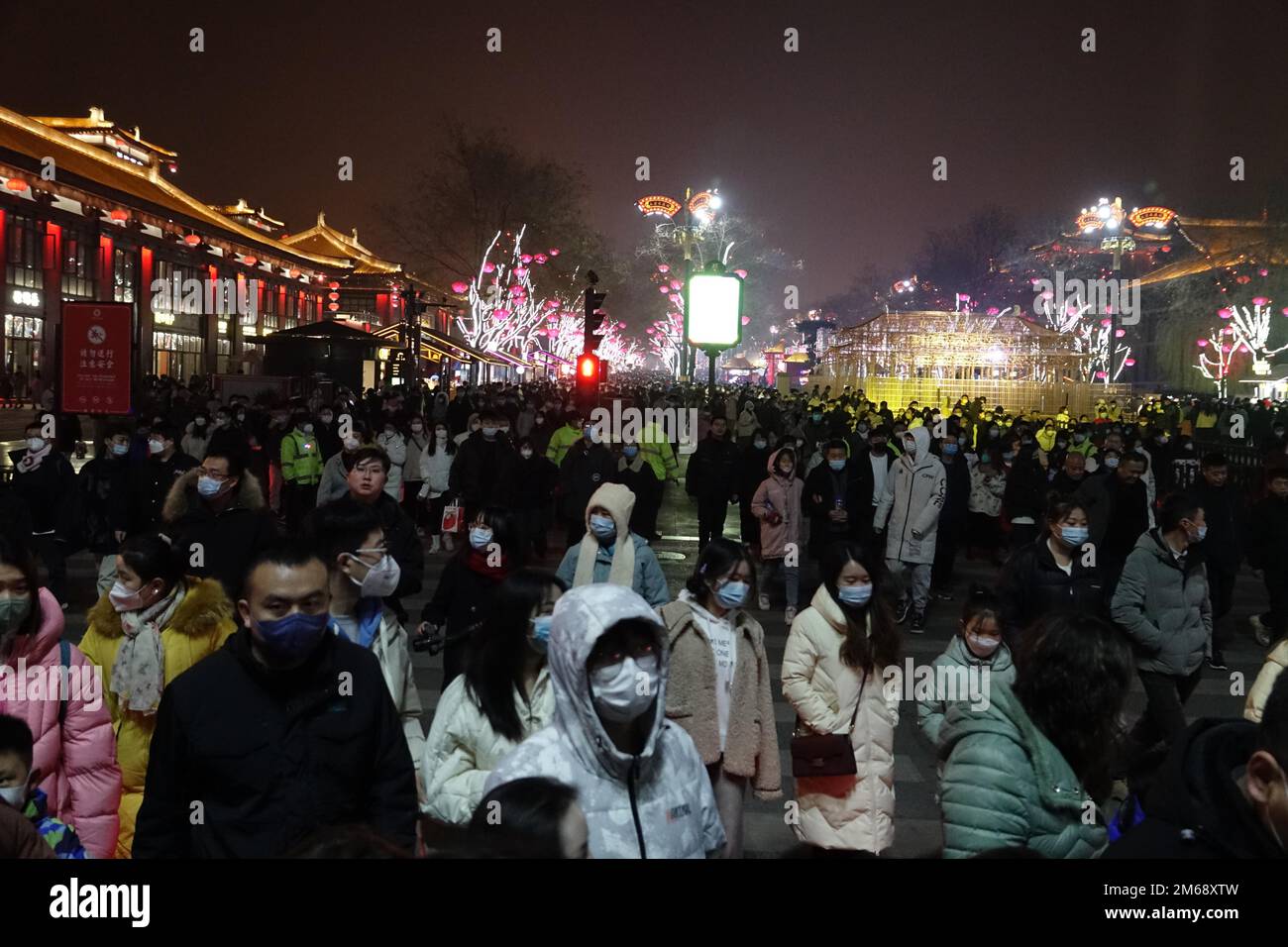 Bustling scene of Great Tang All Day Mall on New Year's eve in Xi'an ...