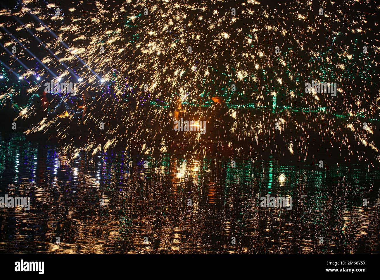 "Datiehua" fireworks (one of the national intangible cultural heritages ...