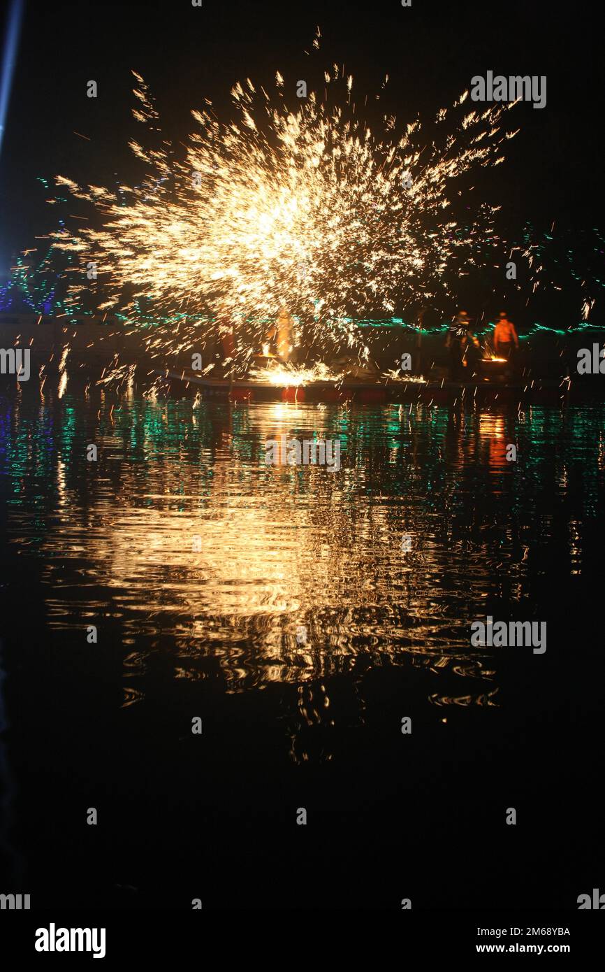 "Datiehua" fireworks (one of the national intangible cultural heritages ...