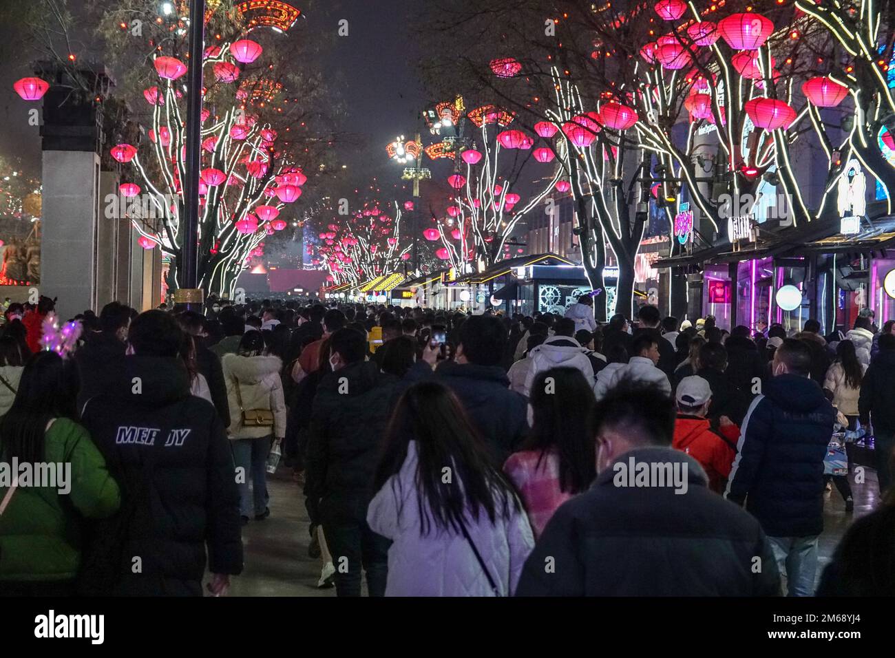 Bustling scene of Great Tang All Day Mall on New Year's eve in Xi'an ...