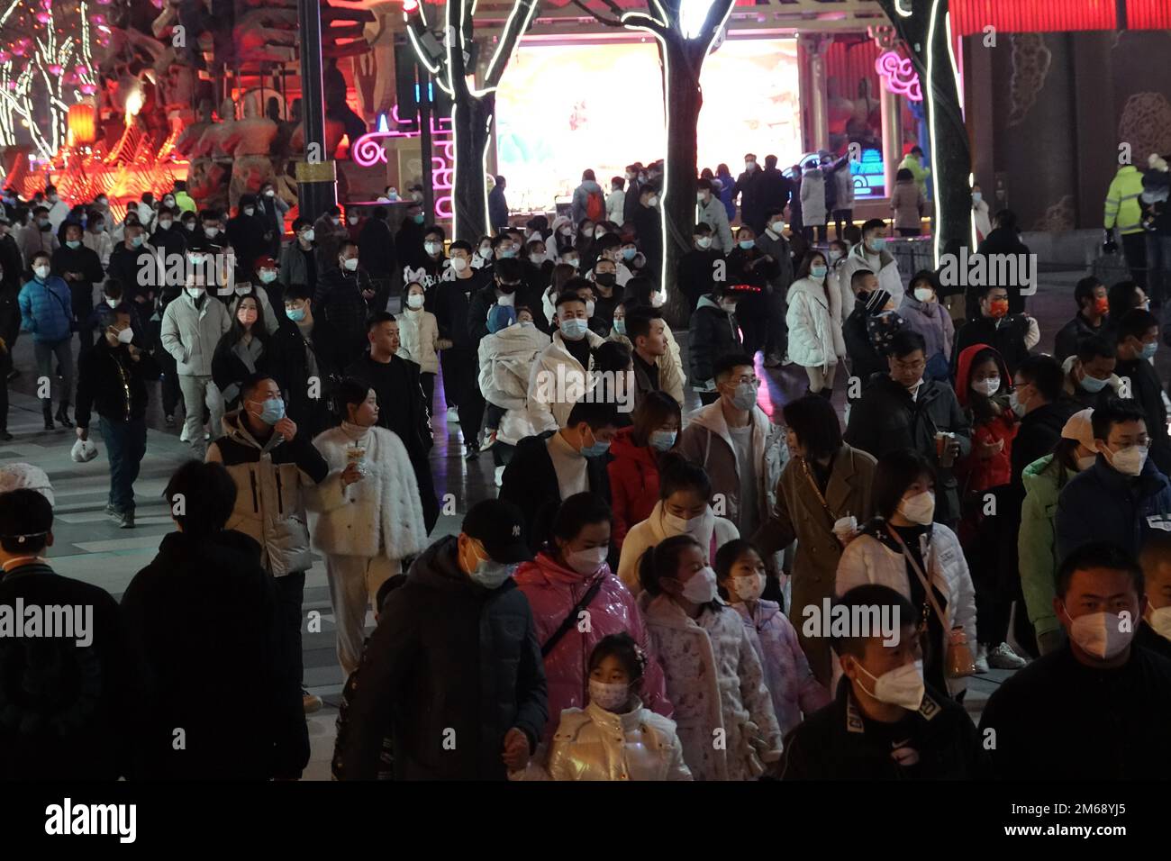 Bustling scene of Great Tang All Day Mall on New Year's eve in Xi'an ...