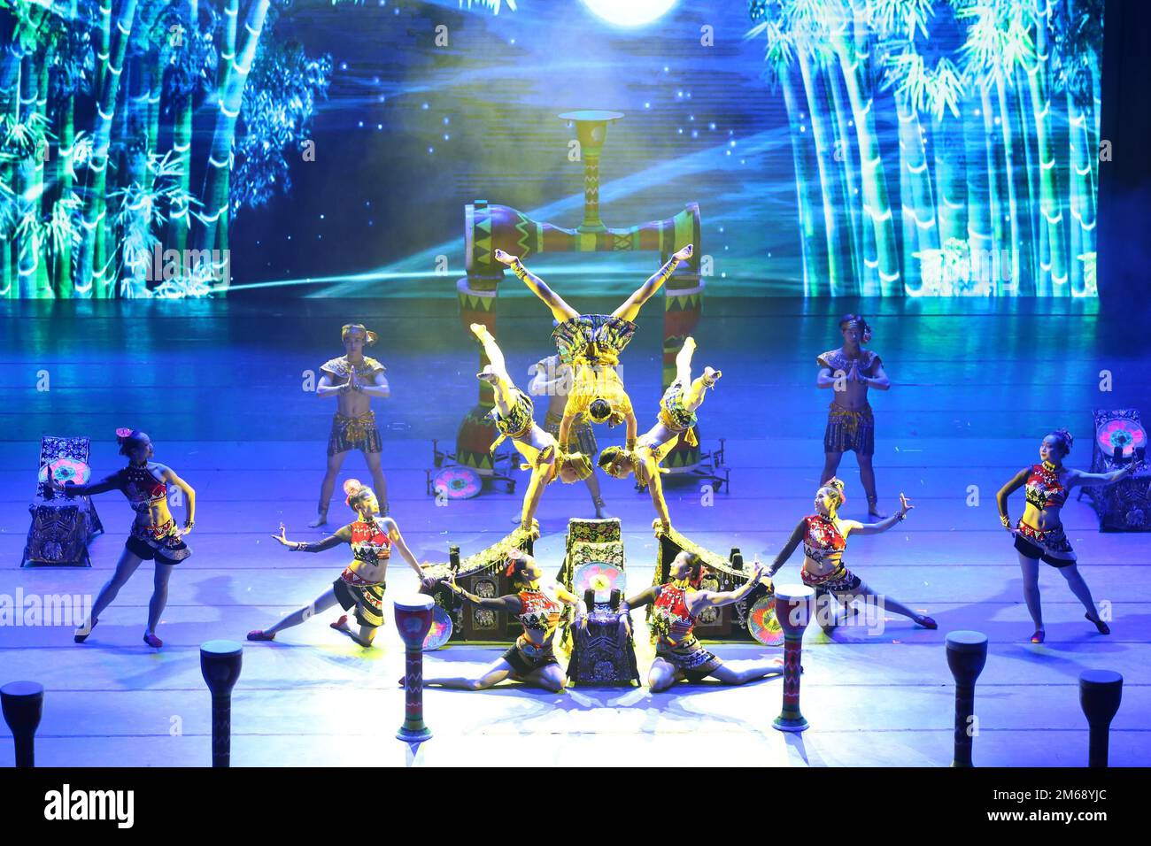 SUM Large Acrobatic Show was staged in Yunnan Art Theater in Kunming ...