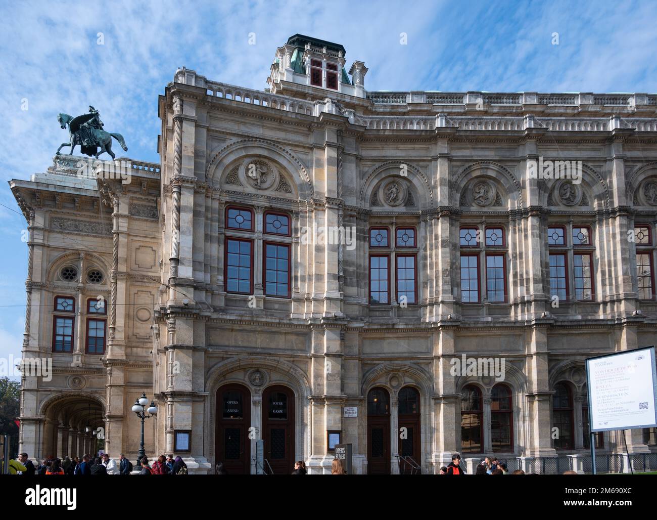 Wiener staatsoper hi-res stock photography and images - Alamy