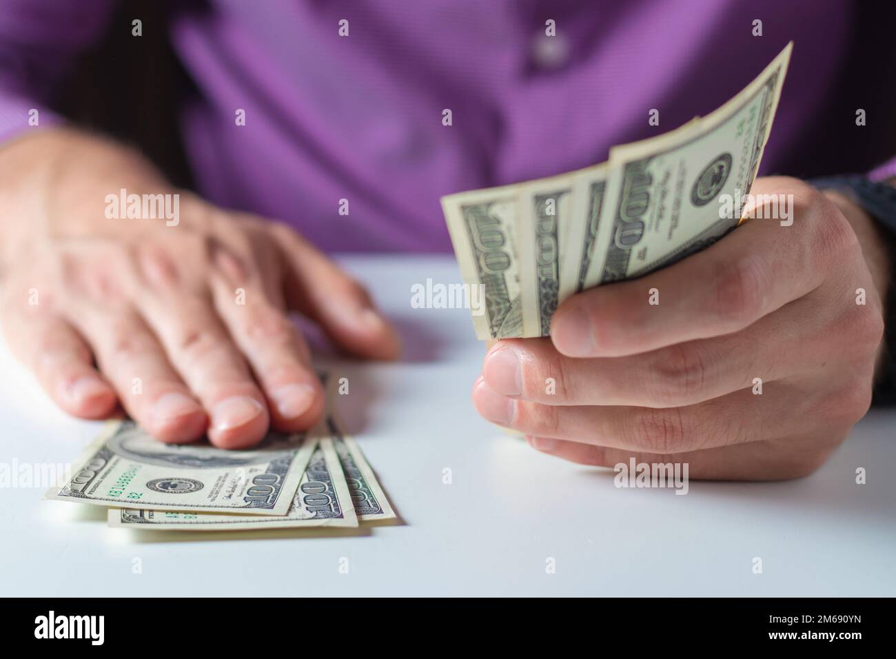 Man giving bribe to businessman. Corruption concept Stock Photo - Alamy