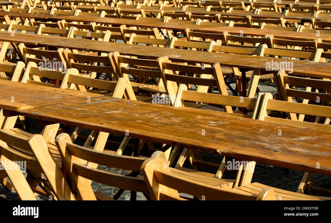 Empty tables beer garden hi-res stock photography and images - Alamy
