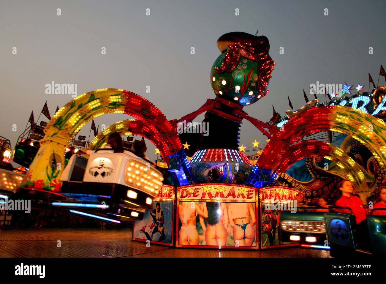 Moving octopus hi-res stock photography and images - Alamy