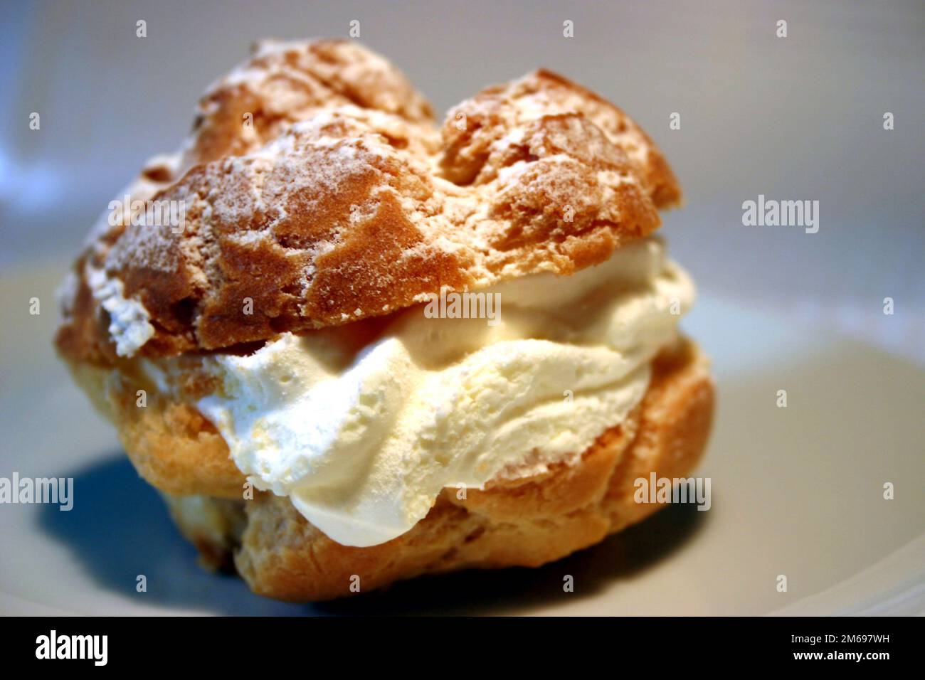 Fat cream hi-res stock photography and images - Alamy