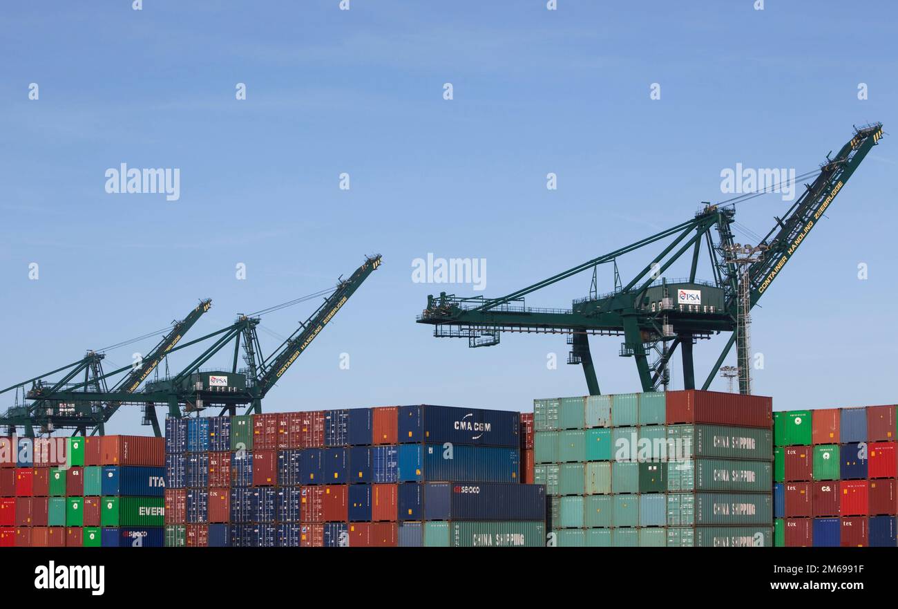 Container trailer terminal port hi-res stock photography and images - Alamy