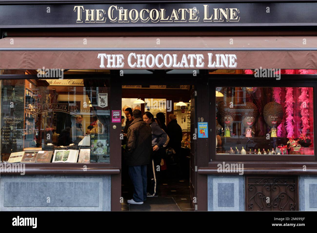 Schokoladenladen "The chocolate Line" | Chocolate shop "The chocolate ...