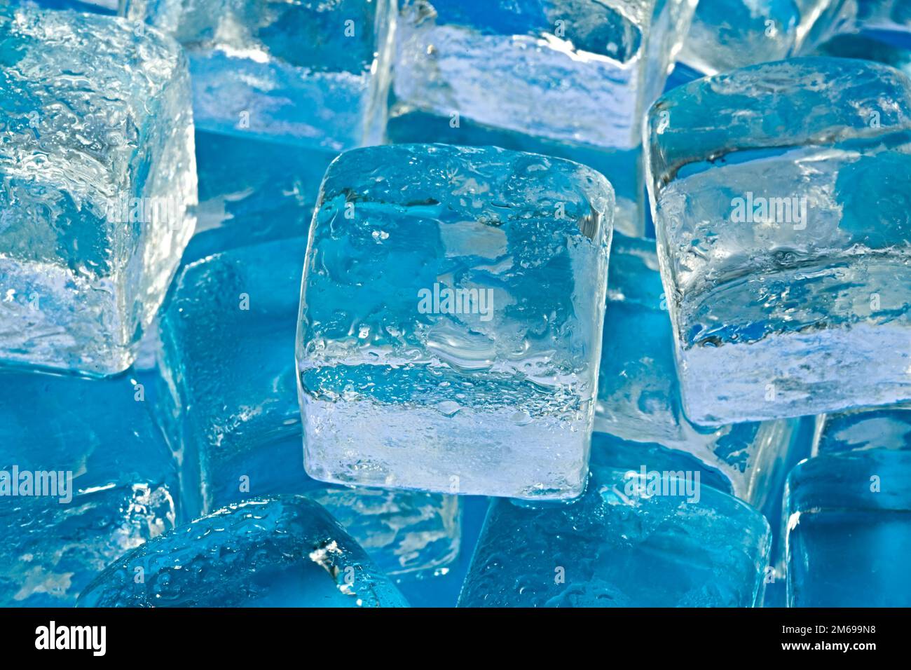Transparent clear square ice hi-res stock photography and images - Alamy