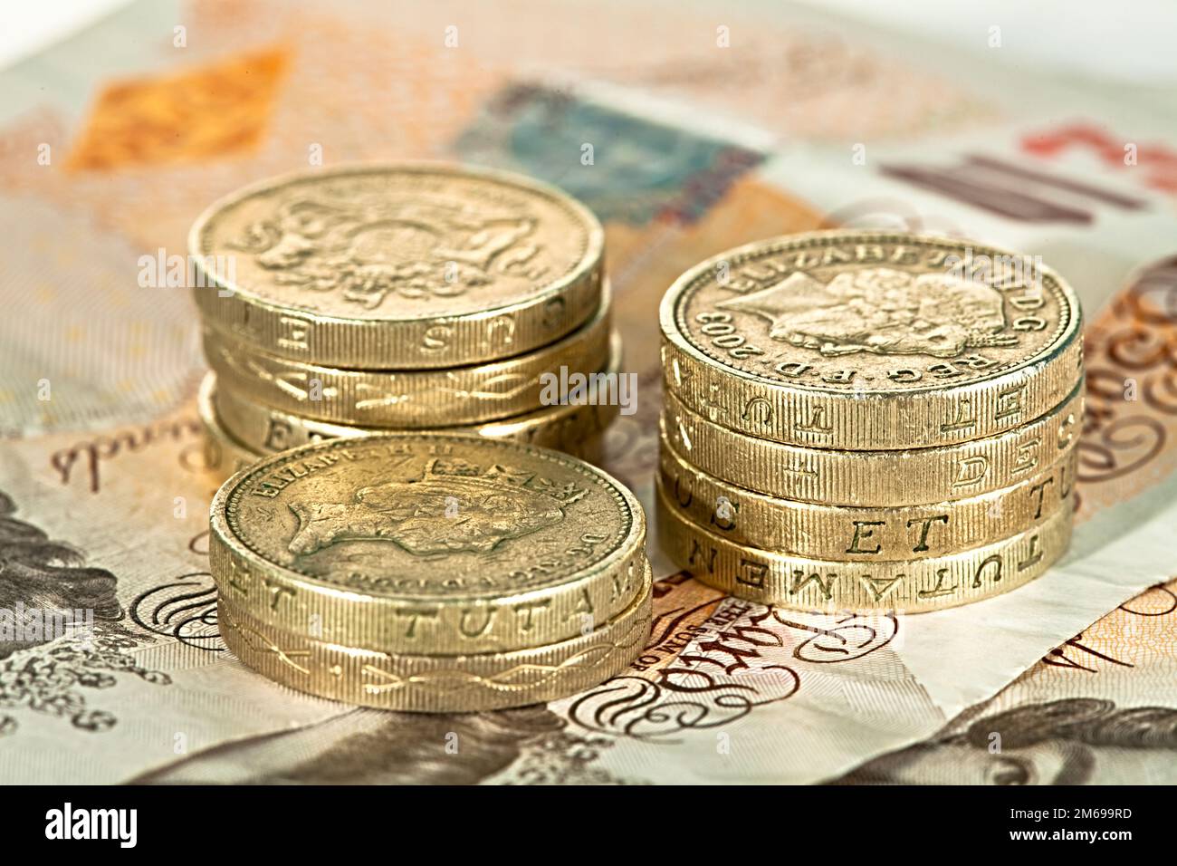 Pile of pound coins Stock Photo - Alamy