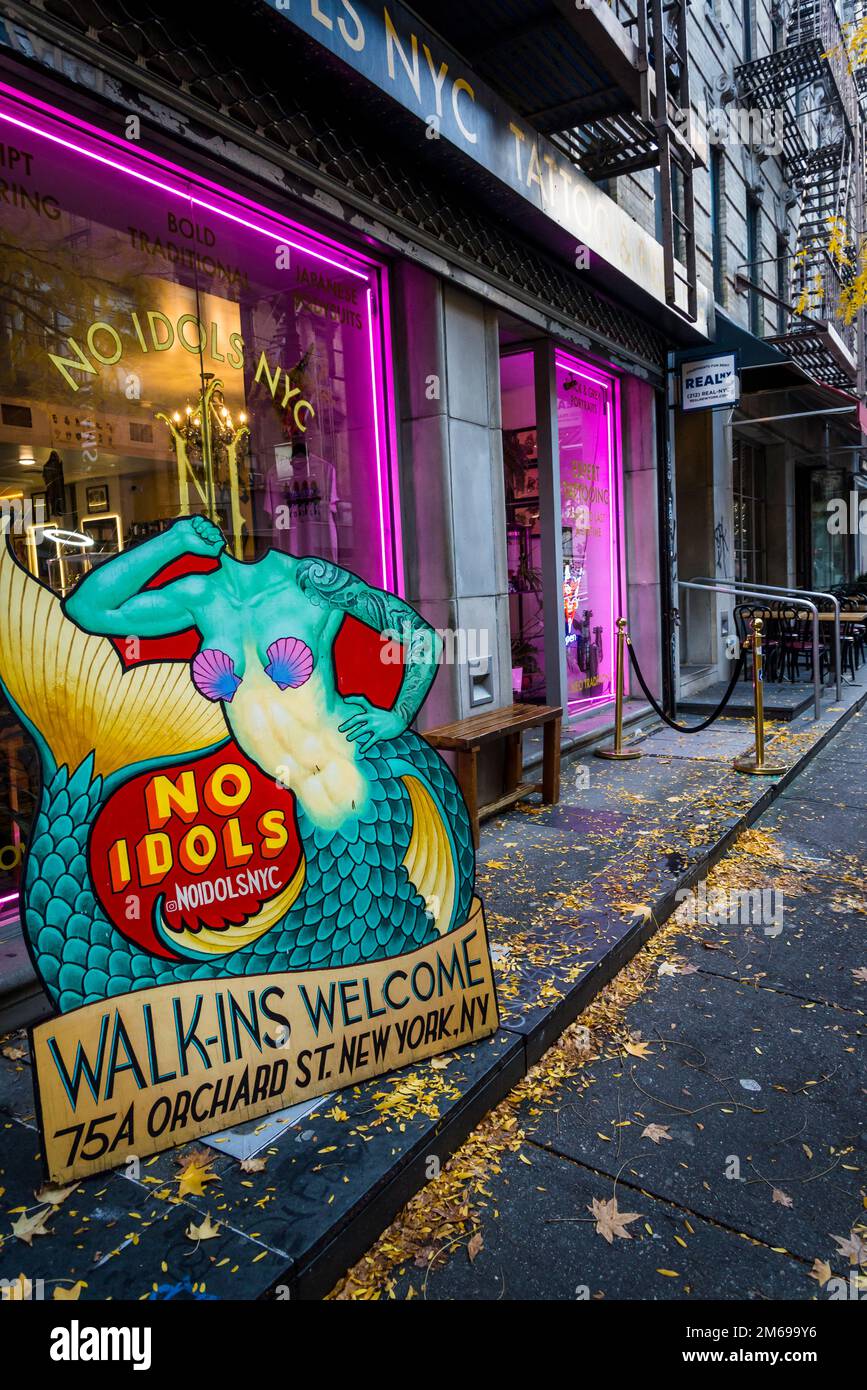 Street with trendy, alternative shops, The Bowery, a historic ...