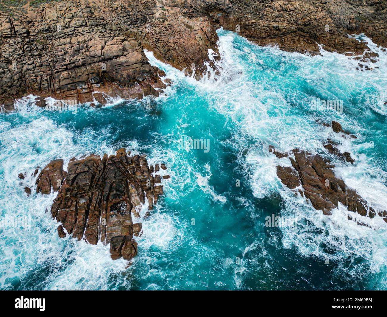 Drone crashing waves hi-res stock photography and images - Alamy