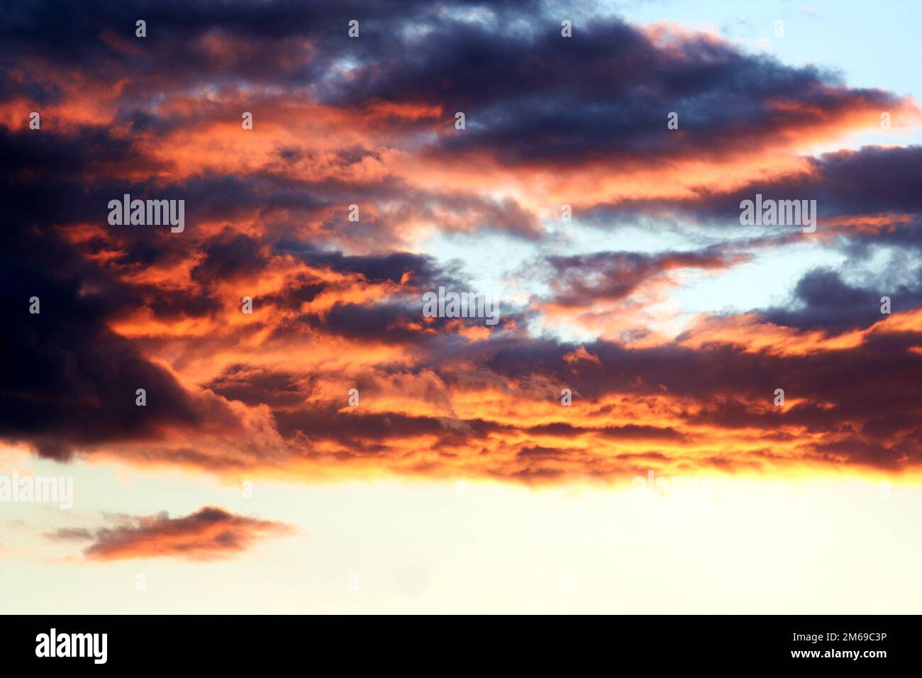 Fiery sky dark clouds hi-res stock photography and images - Alamy