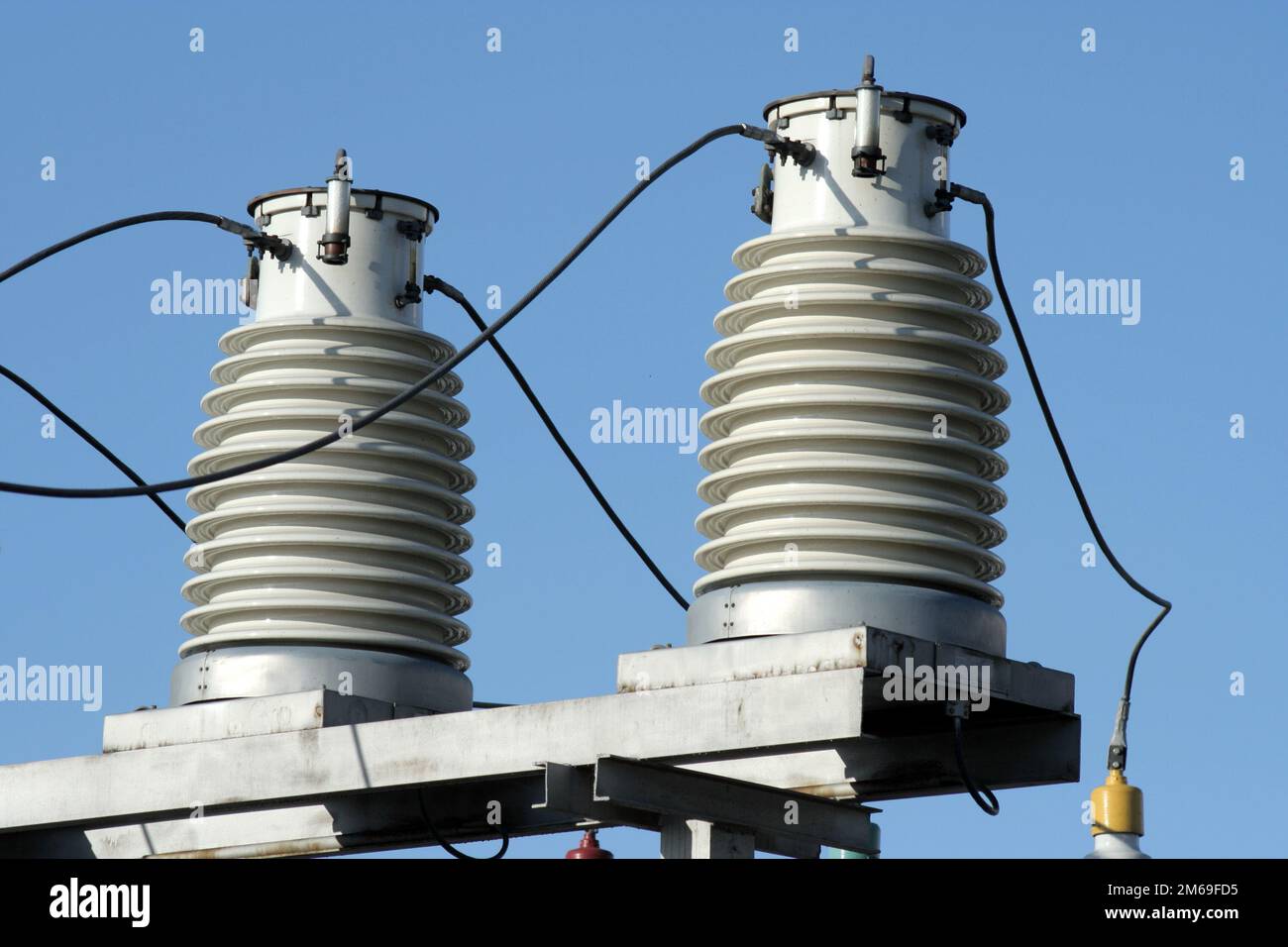 Electricity box electricity pylon hi-res stock photography and images ...