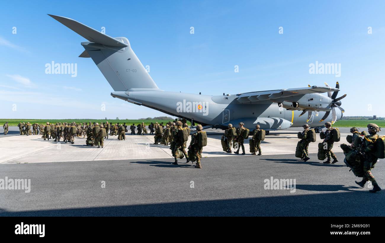 More than 80 Belgian and French Paratroopers assigned respectively to ...